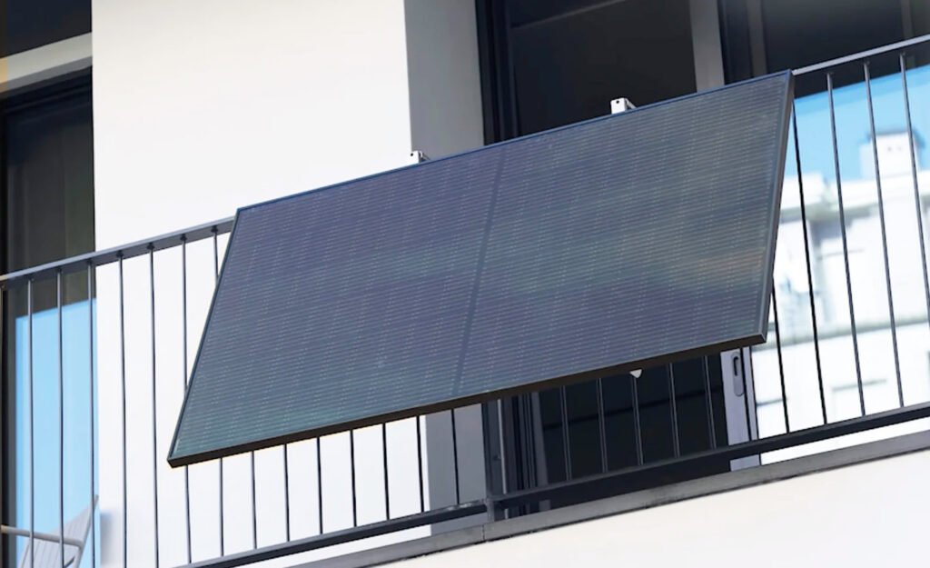 Kit Solar de Autoconsumo para Balcón Plug&Play 800W | TeknoSolar.com